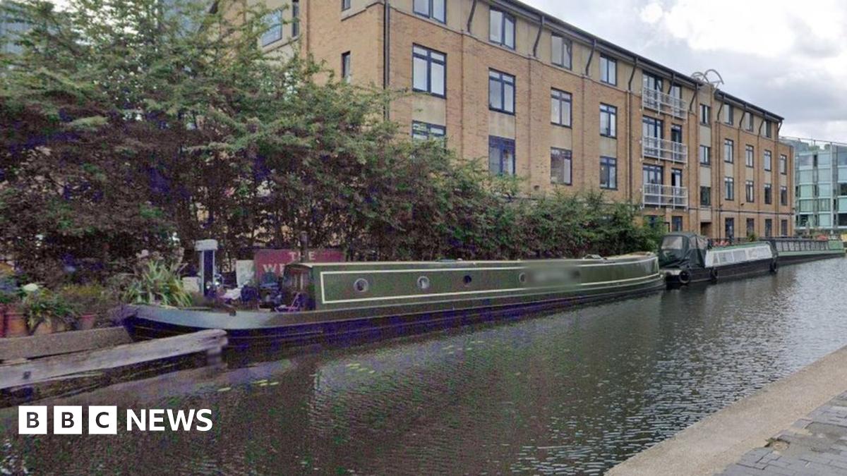 Islington: Girl, 5, dies after being pulled from north London canal ...