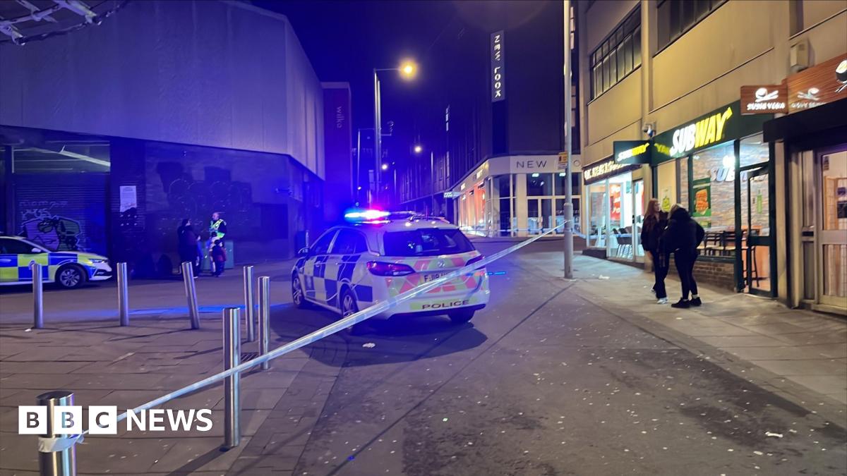 Boy, 16, in hospital after Nottingham city centre stabbing - BBC News