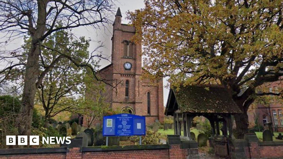 Withington bomb scare after WW1 'shells' brought to coffee morning ...