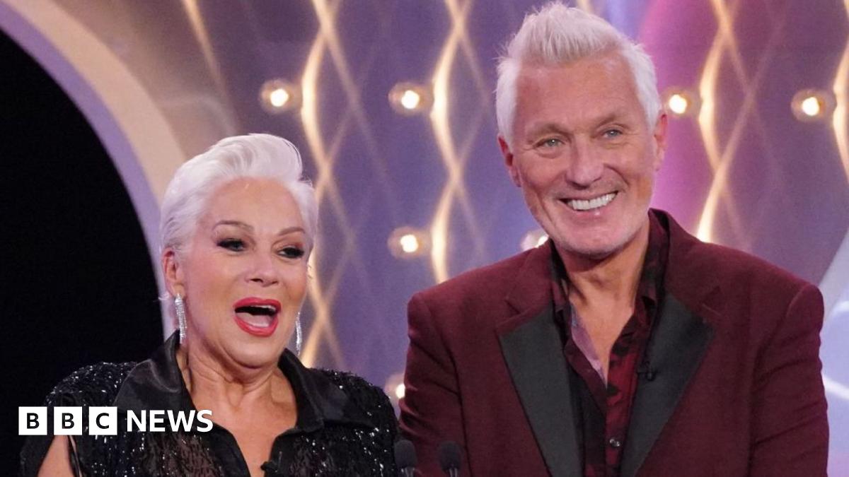 Denise Welch surprised with special prize at British Soap Awards - BBC News