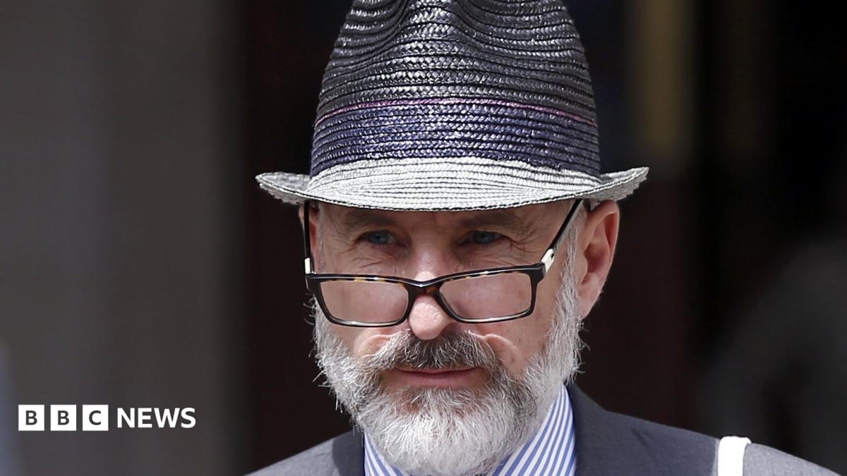 Suspended Labour donor Michael Foster 'victim of purge' - BBC News