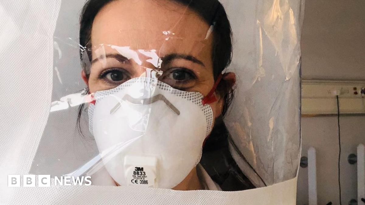 Coronavirus: The medics swapping private work for the NHS - BBC News