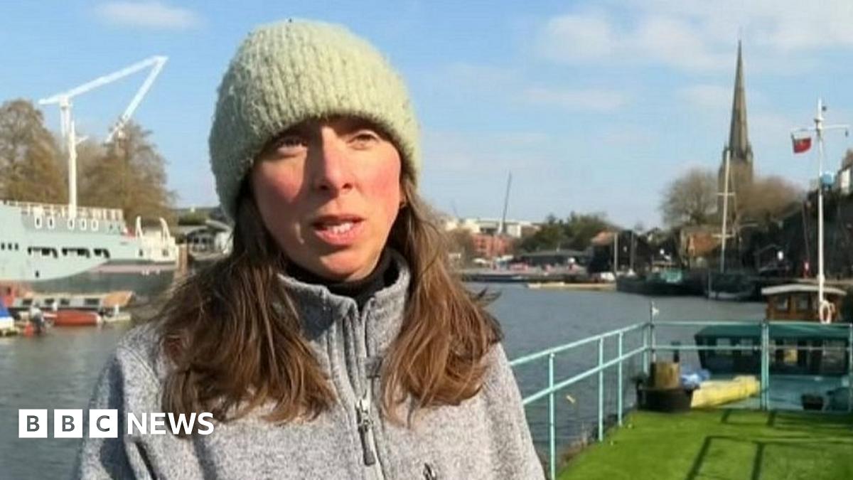Bristol Harbour community unhappy with 'huge' rise in fees - BBC News