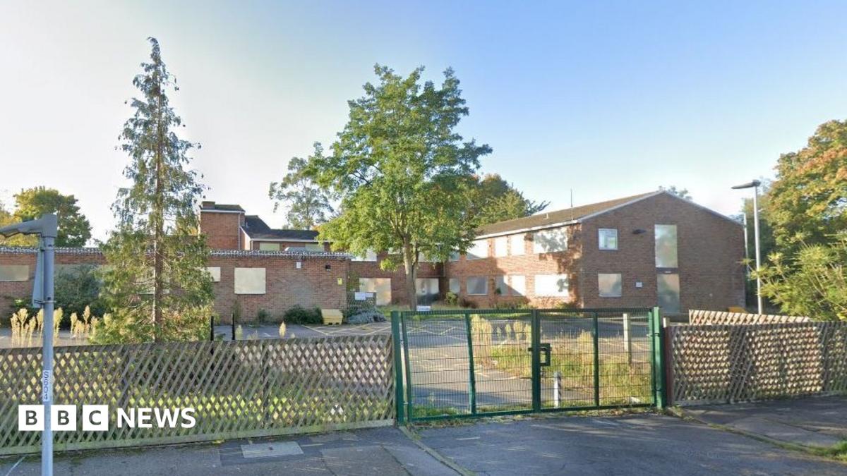 Reading council commits nearly £30m to build homes - BBC News