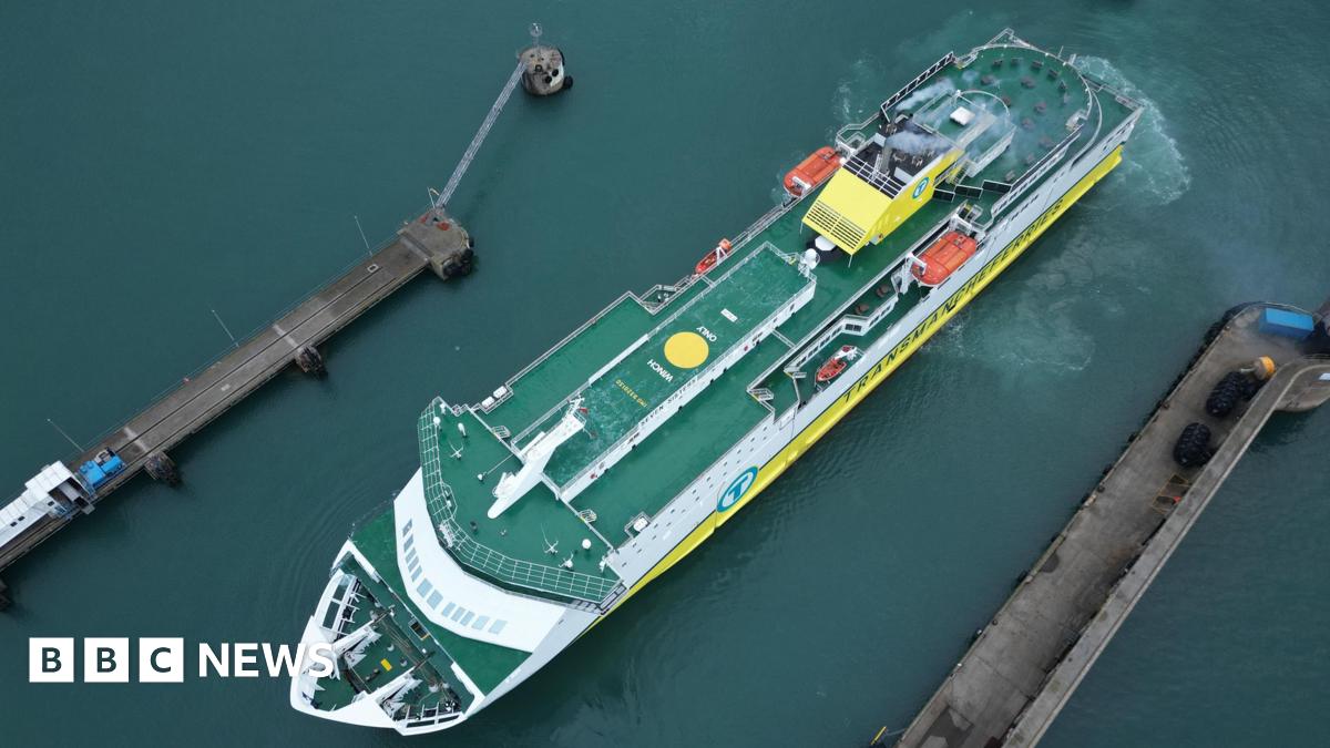 Jersey government signs ferry contract with DFDS - BBC News