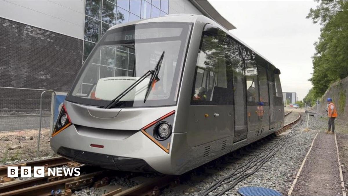 Coventry Very Light Rail system moves towards on-road tests - BBC News