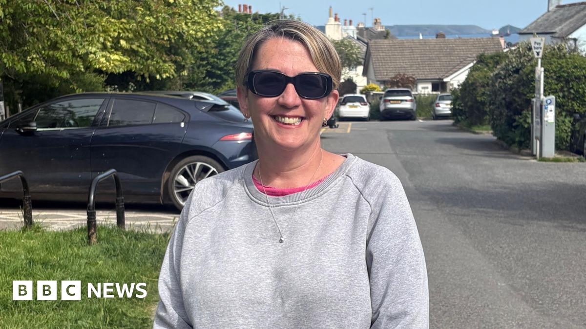 Cornwall private car parks are a bad look - councillor - BBC News