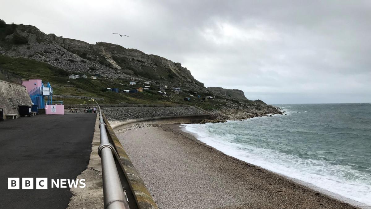 Portland: Consultation held on work to protect Unesco beach - BBC News