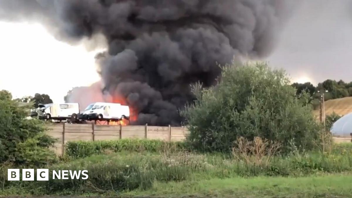 Daventry scrapyard fire: A45 closed as crews tackle blaze - BBC News
