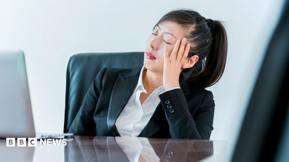 What's the best way to stay awake in meetings? - BBC News