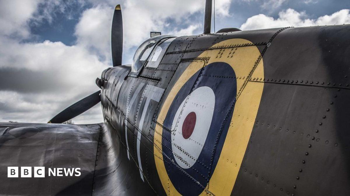 Spitfire engine fail at Pitsford due to lack of fuel - report - BBC News