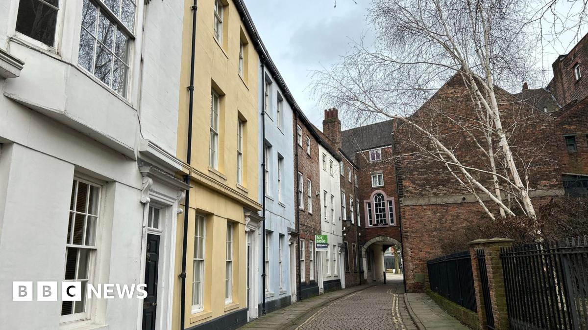 HU1 in Hull named in top 11 coolest places to live by The Times - BBC News