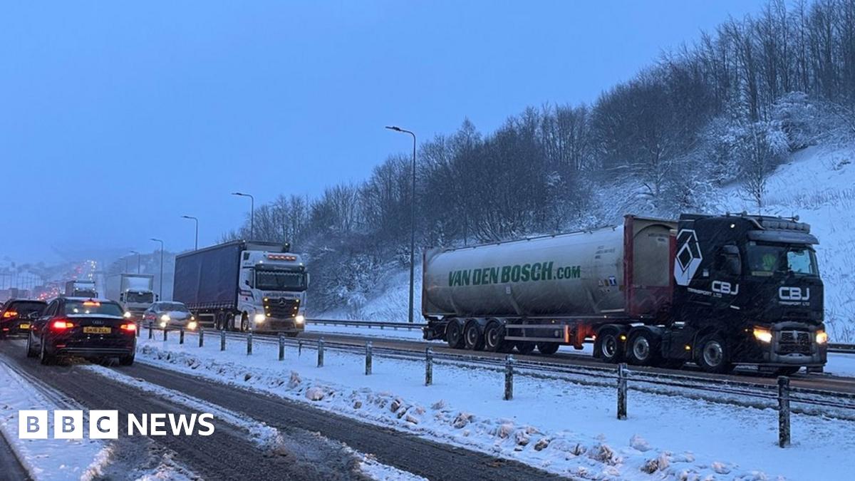 More snow and ice forecast for parts of the UK after travel chaos - BBC ...
