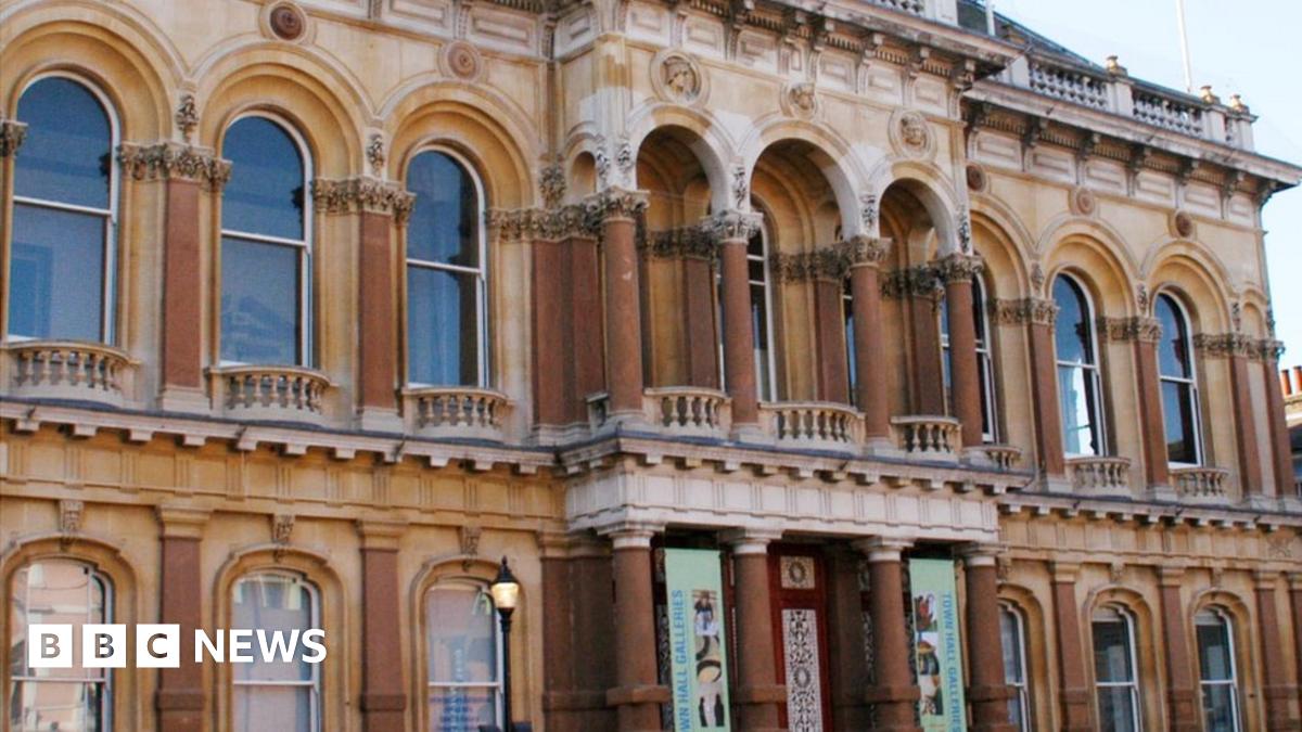 Cost of living crisis: Ipswich council buildings to become 'warm banks ...