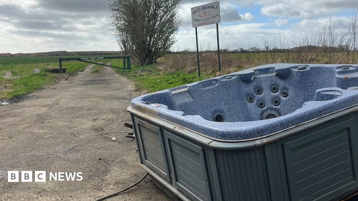 Hunt launched for Doncaster village's hot tub fly-tippers - BBC News