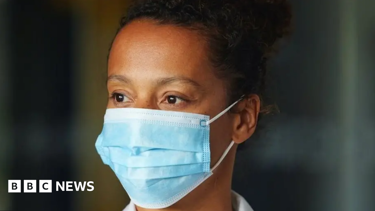 Flu: Masks required in Wales' hospitals again amid flu fears - BBC News