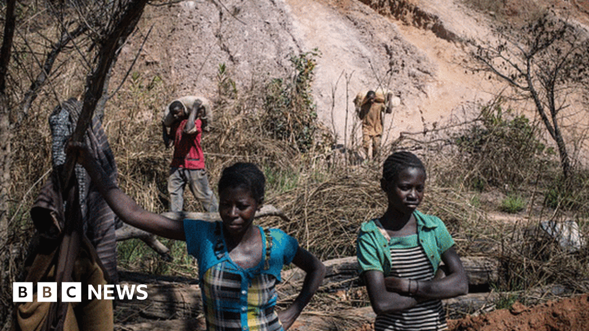 Apple, Samsung and Sony face child labour claims - BBC News