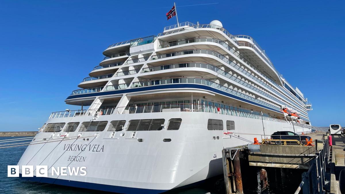 All aboard as Holyhead cruise ship increase boosts Welsh economy - BBC News