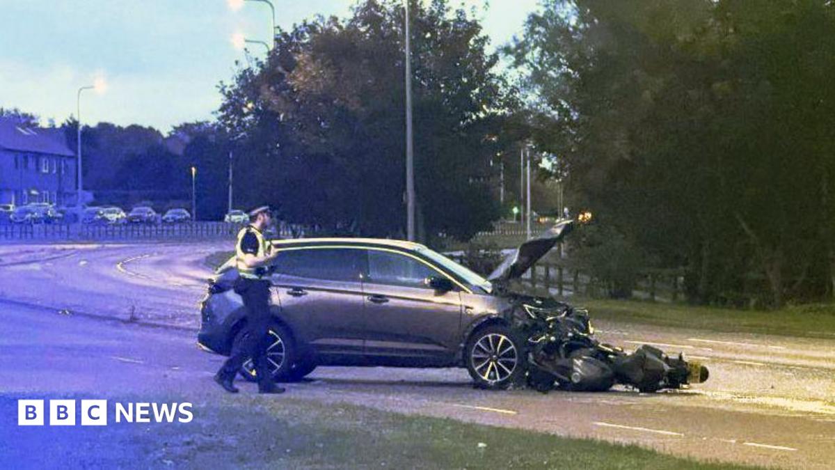 Police biker taken to hospital after Aberdeen crash - BBC News