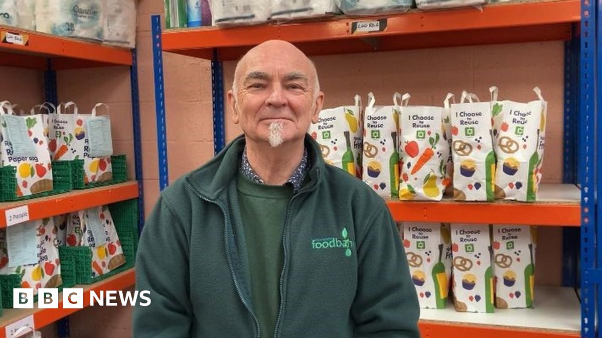 Worcester food bank seeks volunteers amid 'complex' demand - BBC News