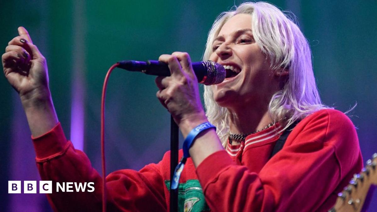 Linkin Park reunite with new female singer Emily Armstrong - BBC News