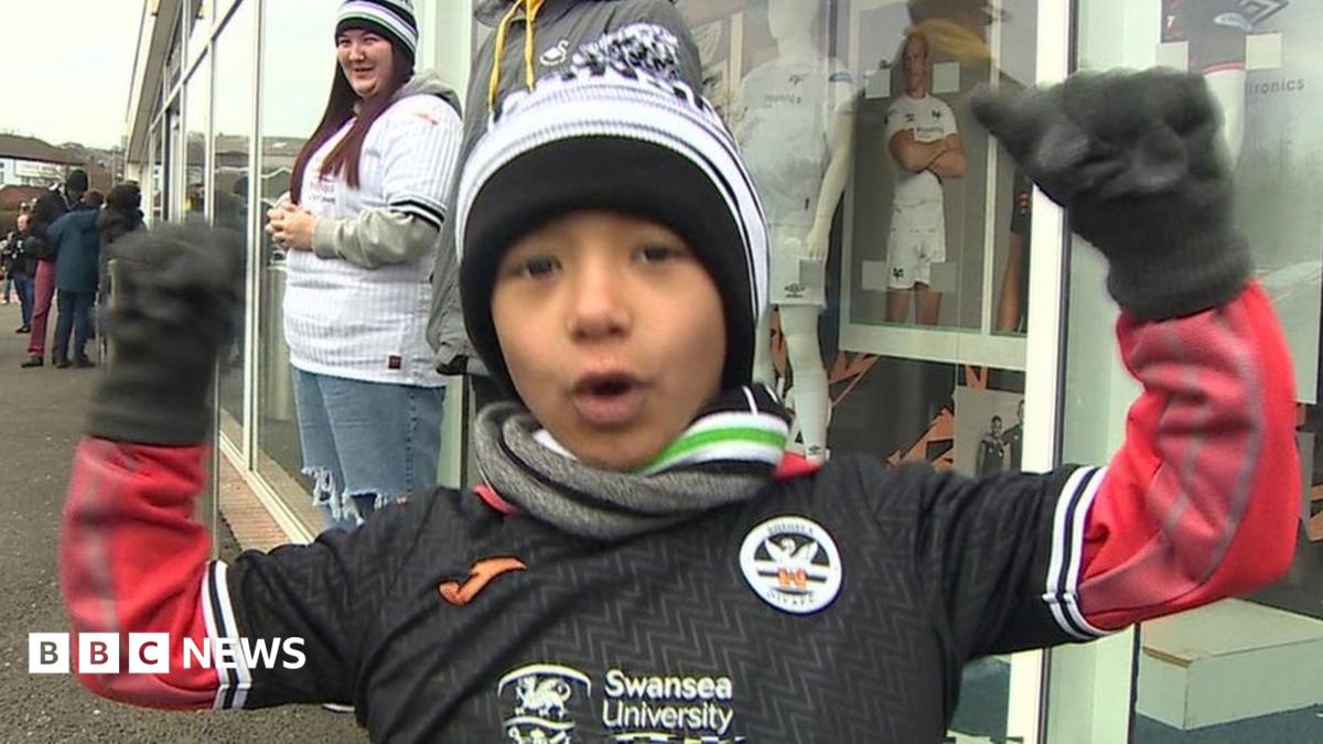 Swansea City: Fans' return to stadium 'like Christmas' - BBC News