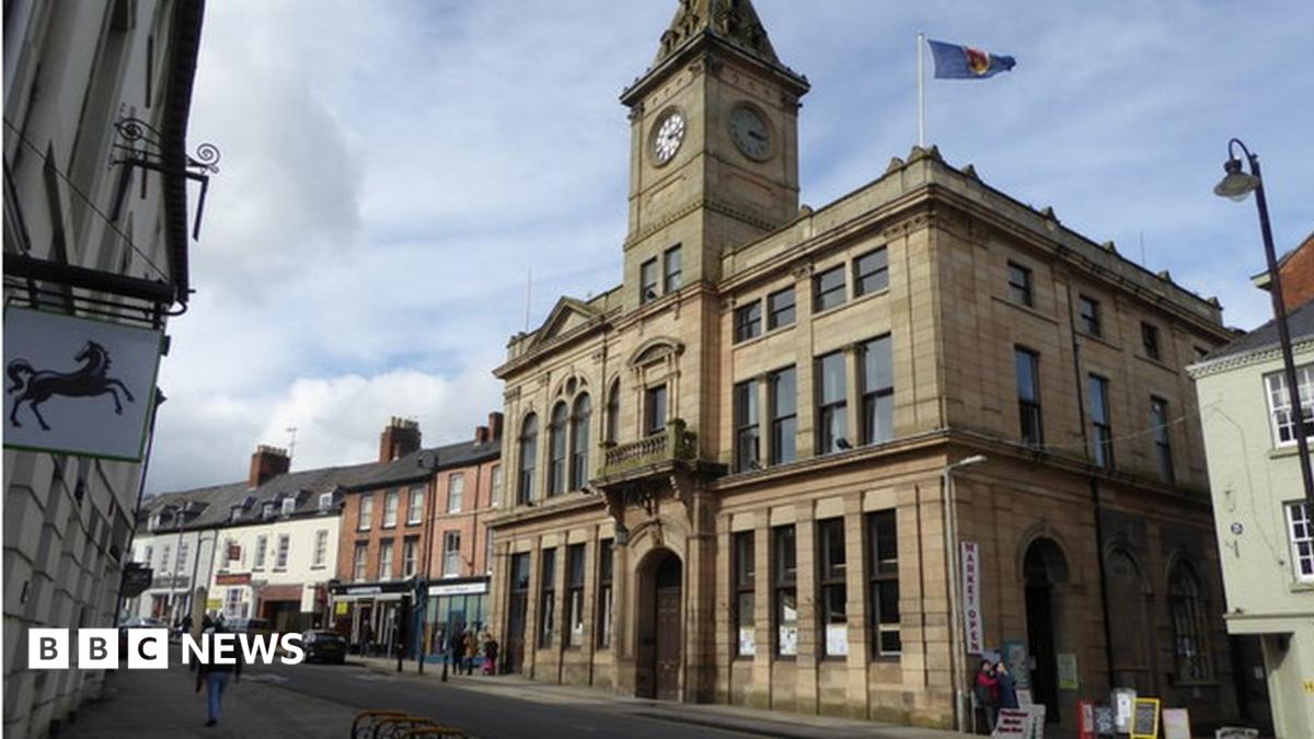 Public consultation begins for Welshpool road - BBC News