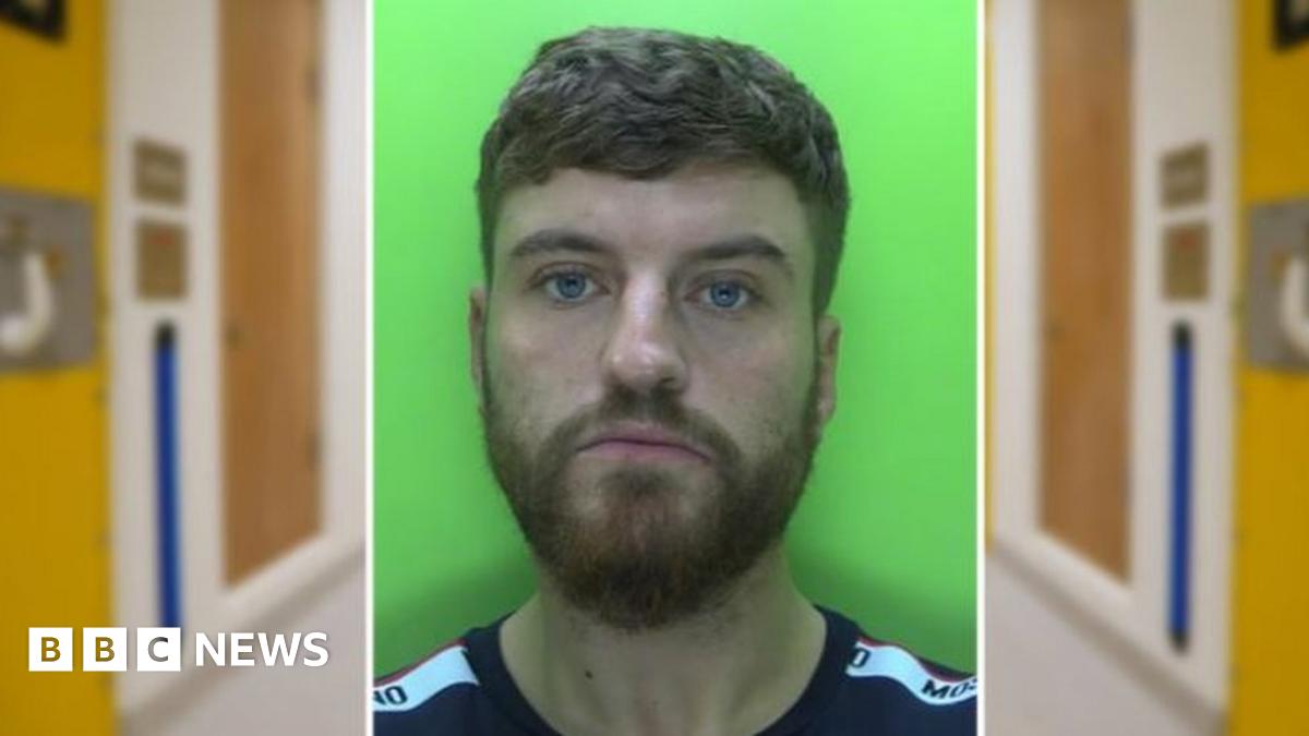 Mansfield: 'Callous' man who set fire in family home jailed - BBC News