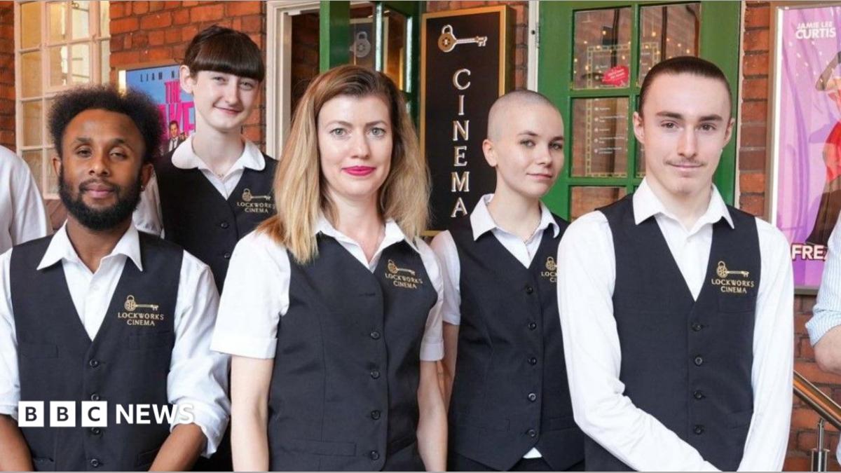 Wolverhampton employment service helps secure jobs at new cinema - BBC News