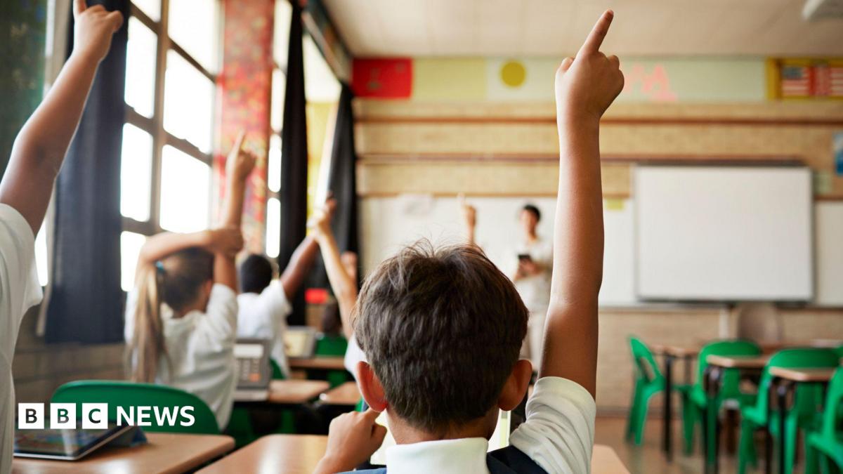 NI Education: Budget will leave 80% of schools 'in the red' - BBC News