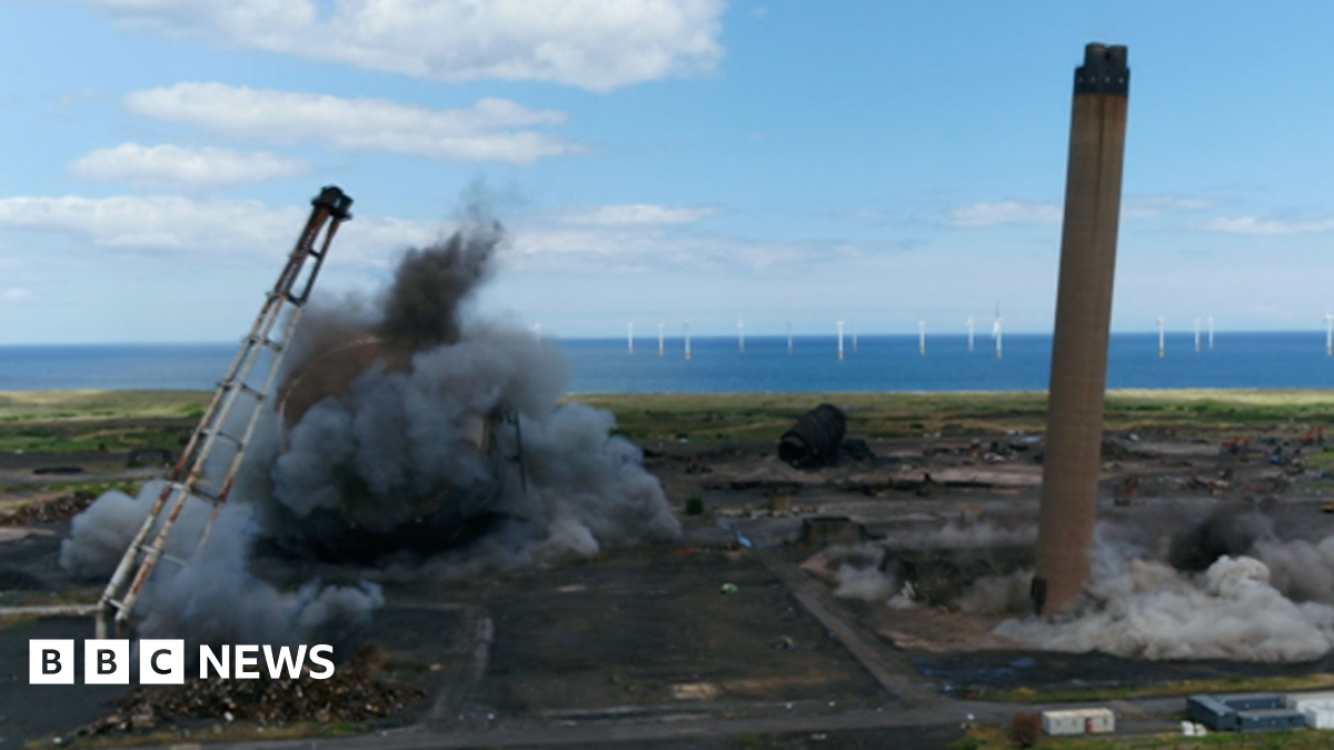 Last of Redcar steelworks demolished for Teesworks site - BBC News