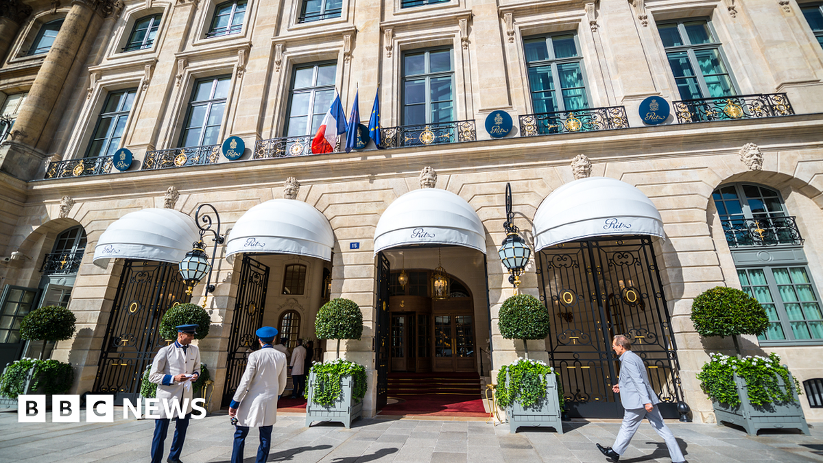 Paris Ritz: Missing €750k ring found in hotel vacuum bag - BBC News