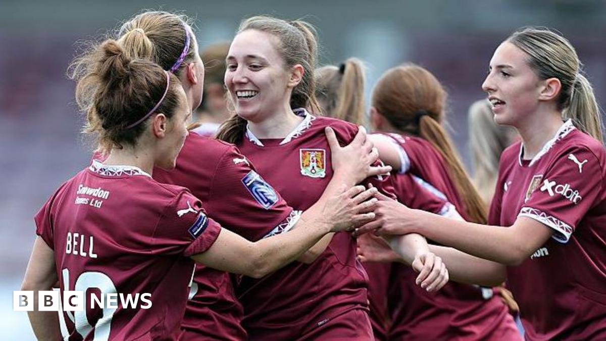 Record stadium crowd watches Northampton Women play Peterborough - BBC News