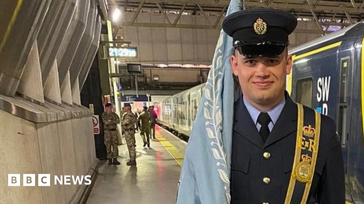 Shropshire RAF recruit proud to carry King's colours - BBC News