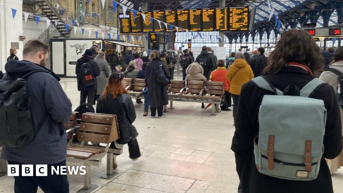 South East train cancellations apology issued by Network Rail - BBC News