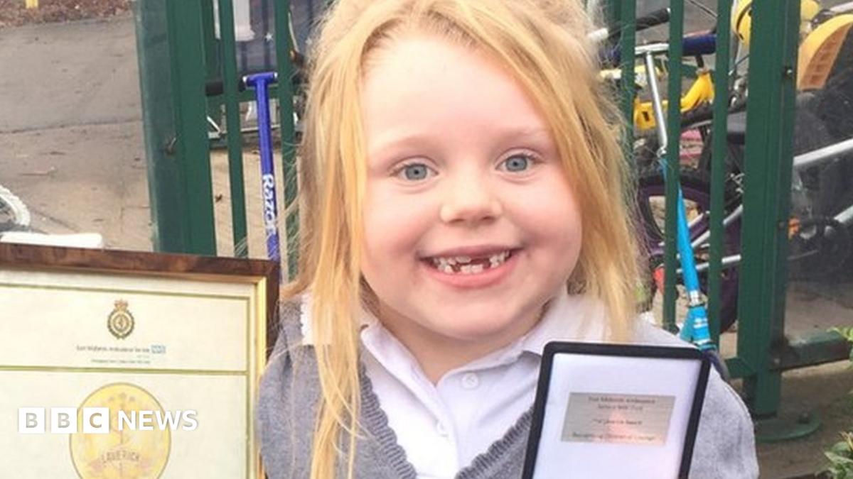 Award for 999 Derby girl, 6, after mother's collapse - BBC News