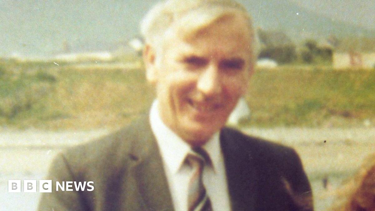 Frank Kerr: Man appears in court over 1994 IRA murder - BBC News