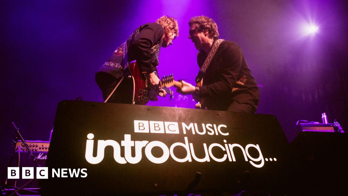Glastonbury Festival: Devon band to play BBC Introducing stage - BBC News