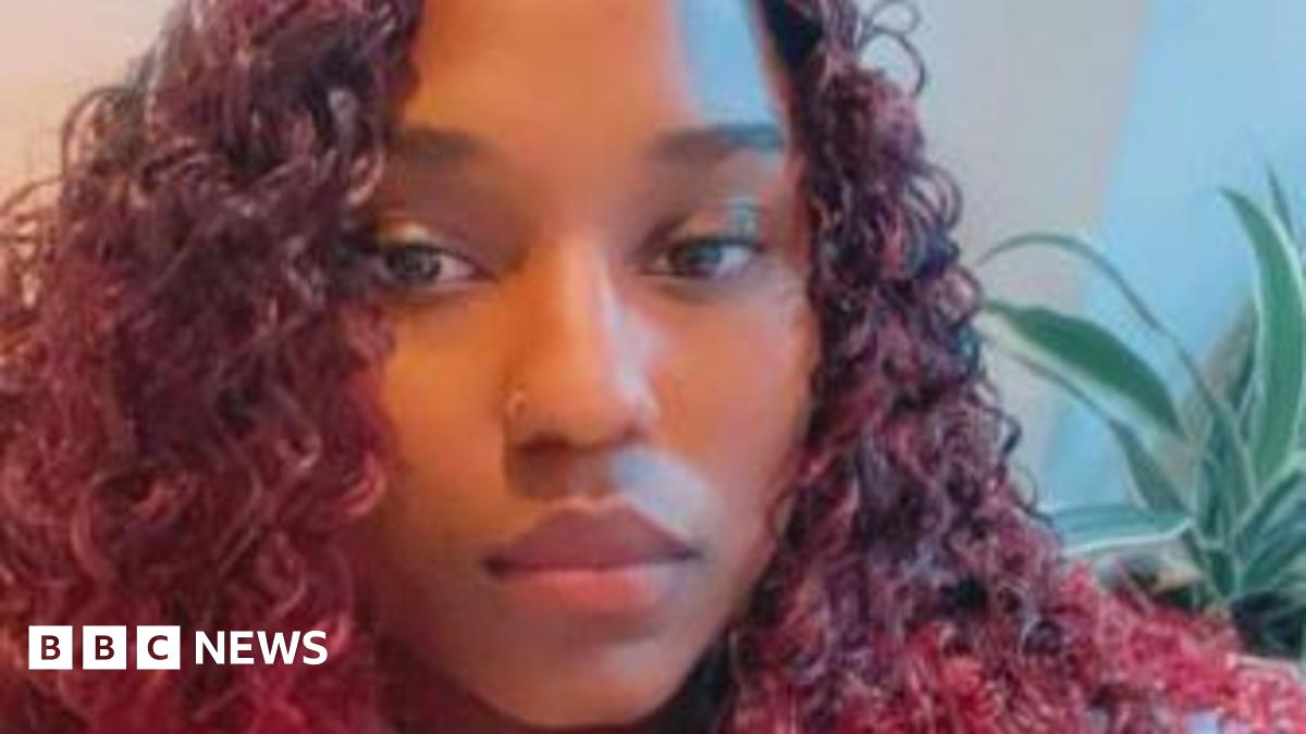 Crawley: Man appears in court charged with murder of woman - BBC News