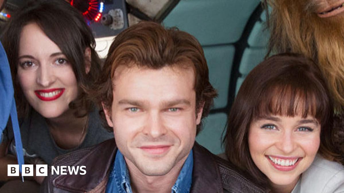 Star Wars: First picture of Han Solo film team released - BBC News