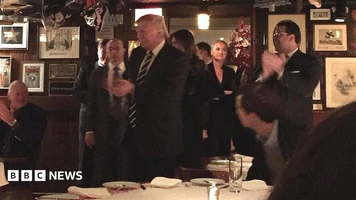 Trump stuns diners and reporters with impromptu night out - BBC News