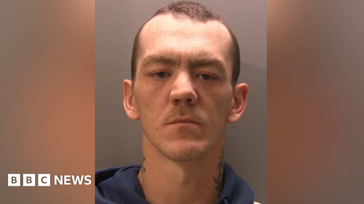 Workington parents jailed for death of baby Dallas Kelly - BBC News