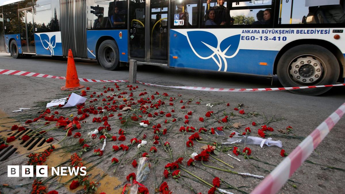 Ankara bombing: Turkey suspends top security chiefs - BBC News