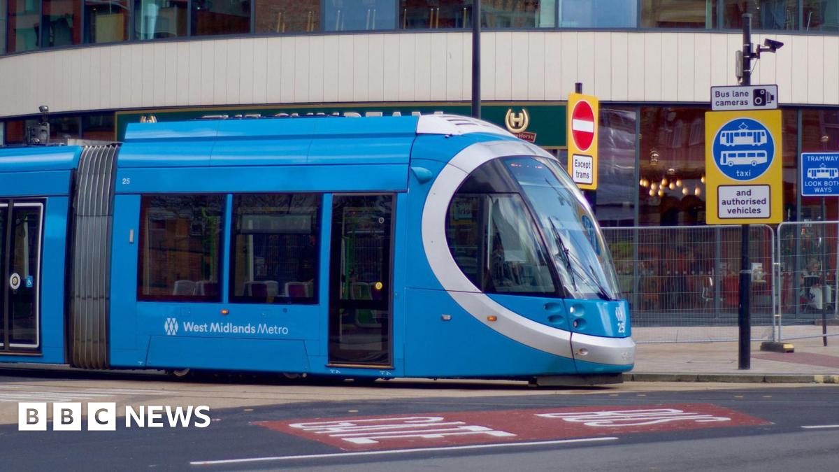 Tram service resume between Birmingham and Wolverhampton - BBC News