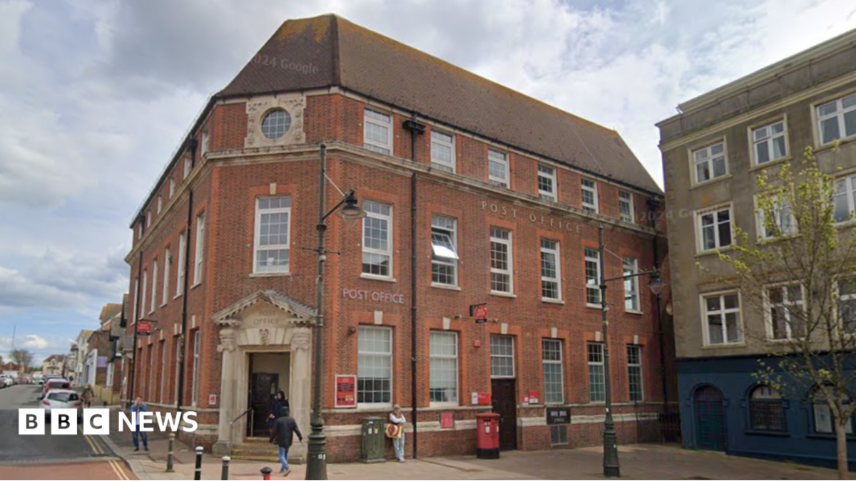 Anger as Post Office closes major branch in Bexhill - BBC News