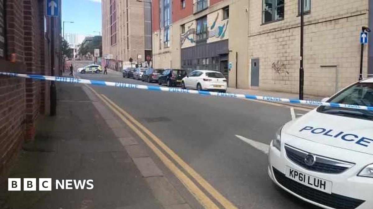 Three unexploded WW2 bombs close part of Sheffield city centre - BBC News