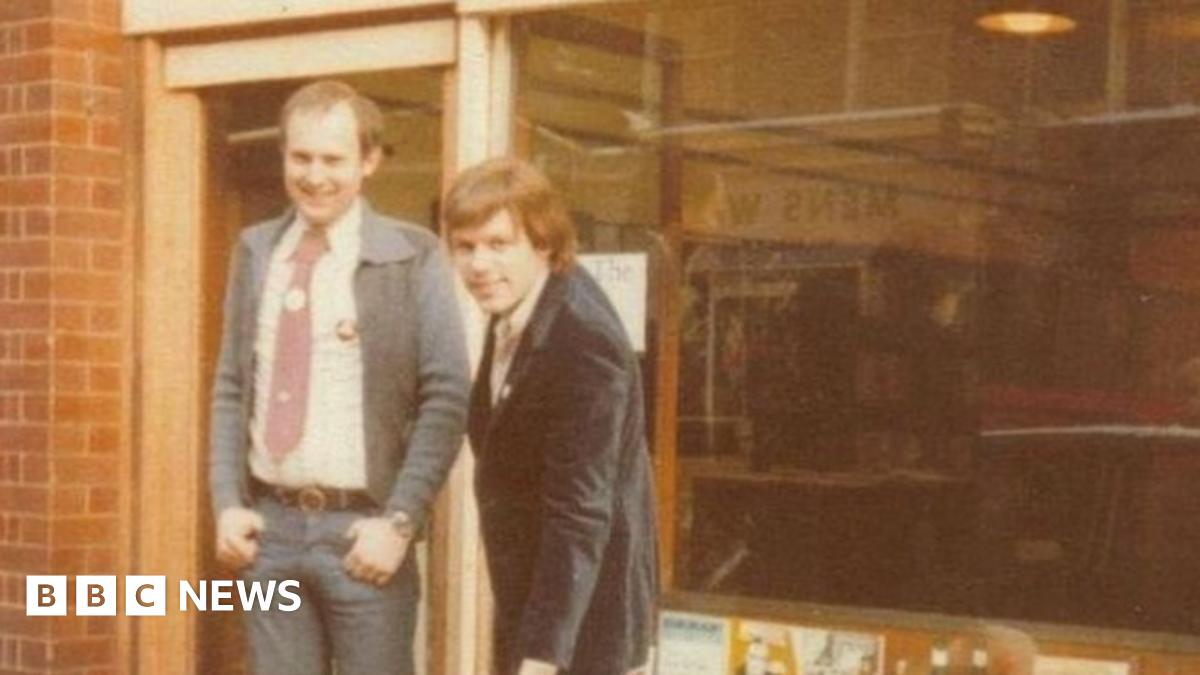 Gay's The Word: Tributes paid to Peter Dorey who opened first LGBTQ+ ...