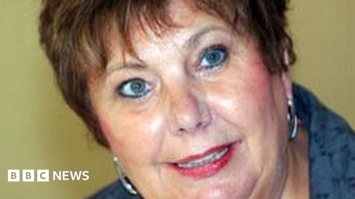 Marie Rimmer: Former St Helens council leader to stand as MP - BBC News