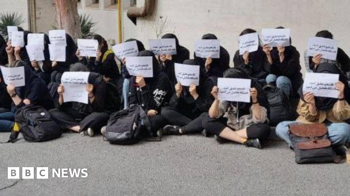 Iran protests: University students stage sit-down strikes - BBC News