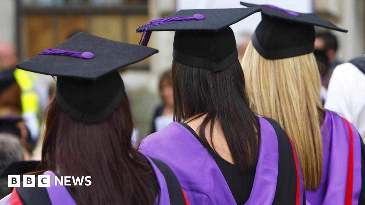 Student loans: Repayments for Welsh students to stay at 30 years - BBC News